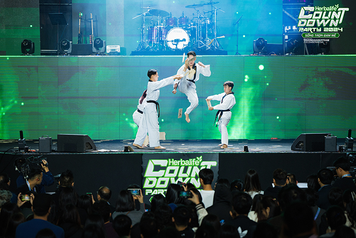 "Cháy" xuyên màn đêm với chương trình nghệ thuật Chào năm mới 2024 – Herbalife Countdown Party ...